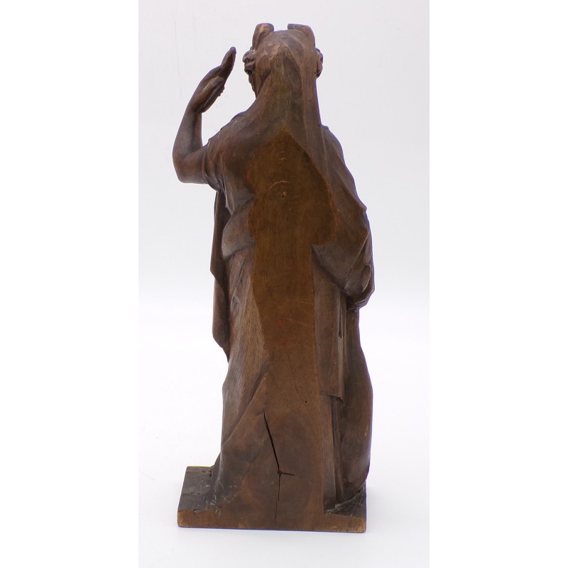Statue en bois